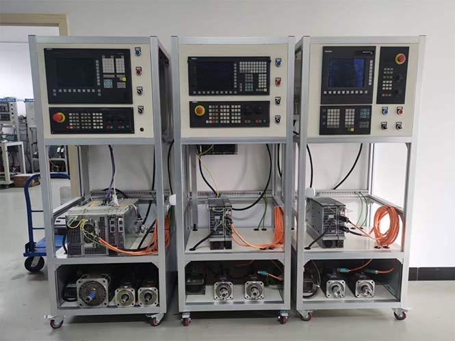 Banco de pruebas de Fanuc, Mitsubishi y Siemens